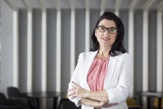 Facebook stranice kao alat za informisanje građana o radu i ...